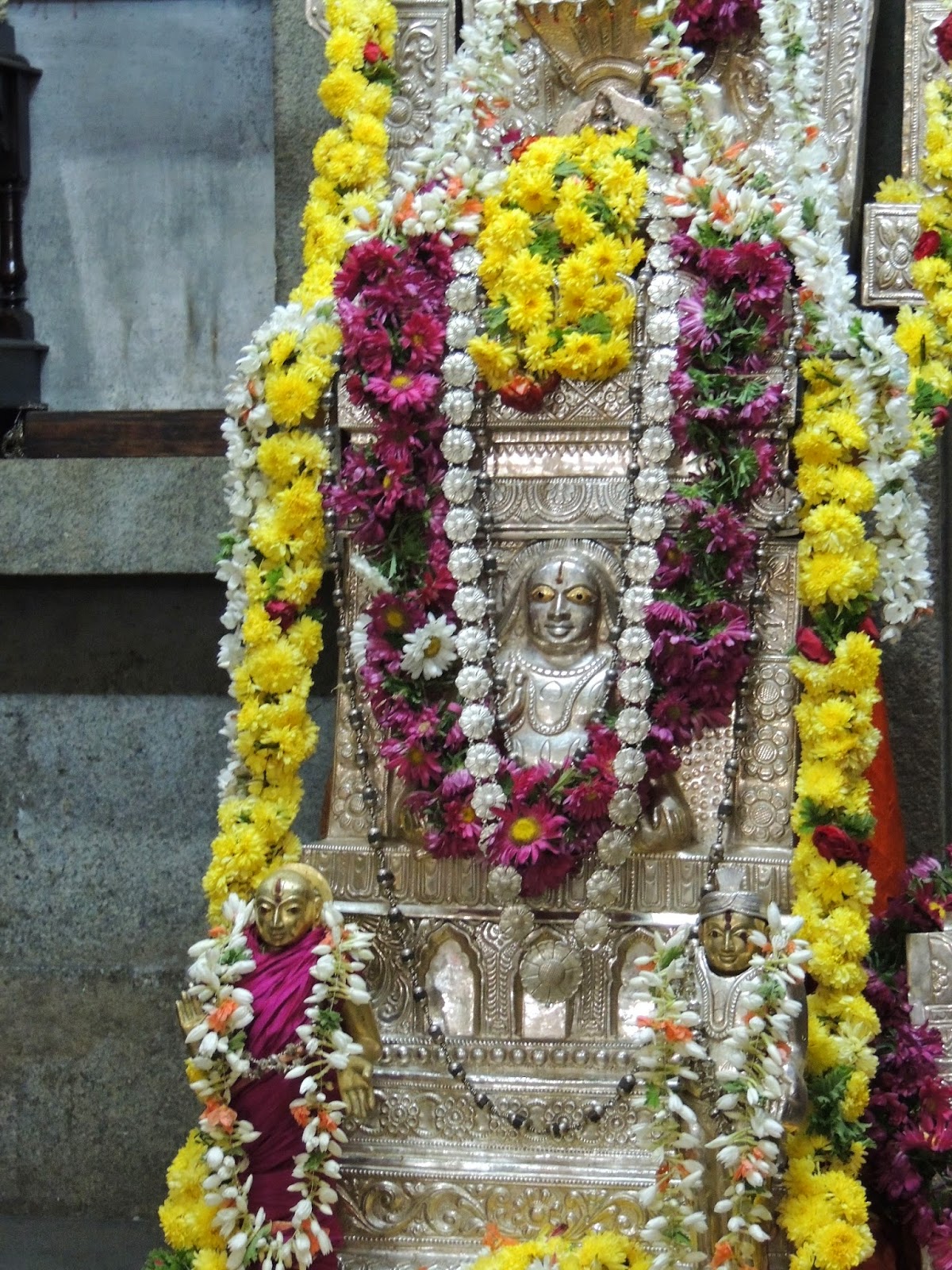 Raghavendra Swamy Mutts /Temples: Bangalore Indra Nagar Raghavendra Swamy
