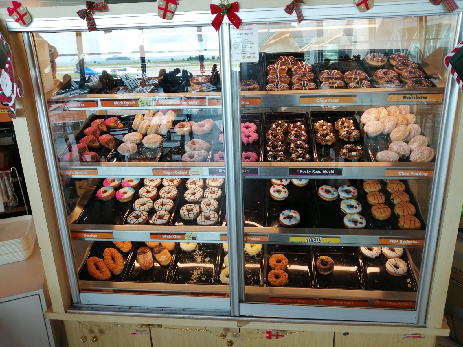 Foodaholic Tawau: Dunkin Donuts & Marrybrown KKIA 2.0