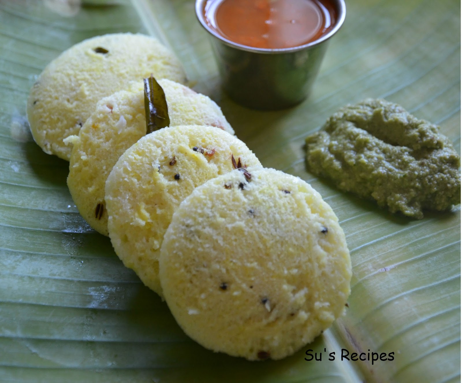 Su's Recipes: Plantain Leaves Steamed Idli