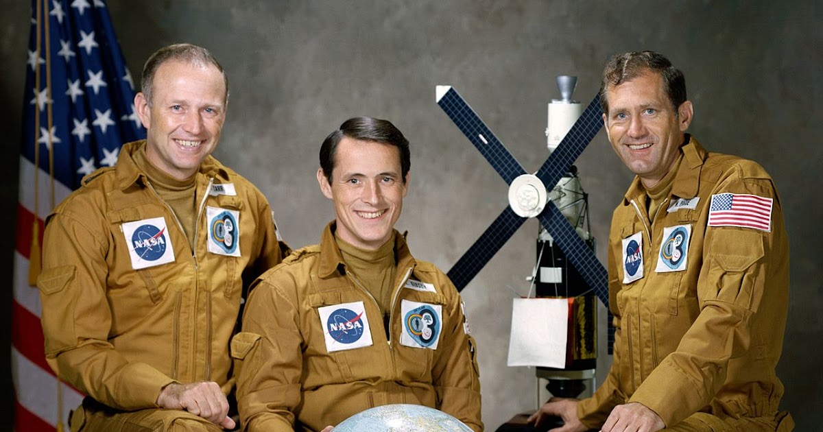 Book Junkie: Skylab 4 launched 1973