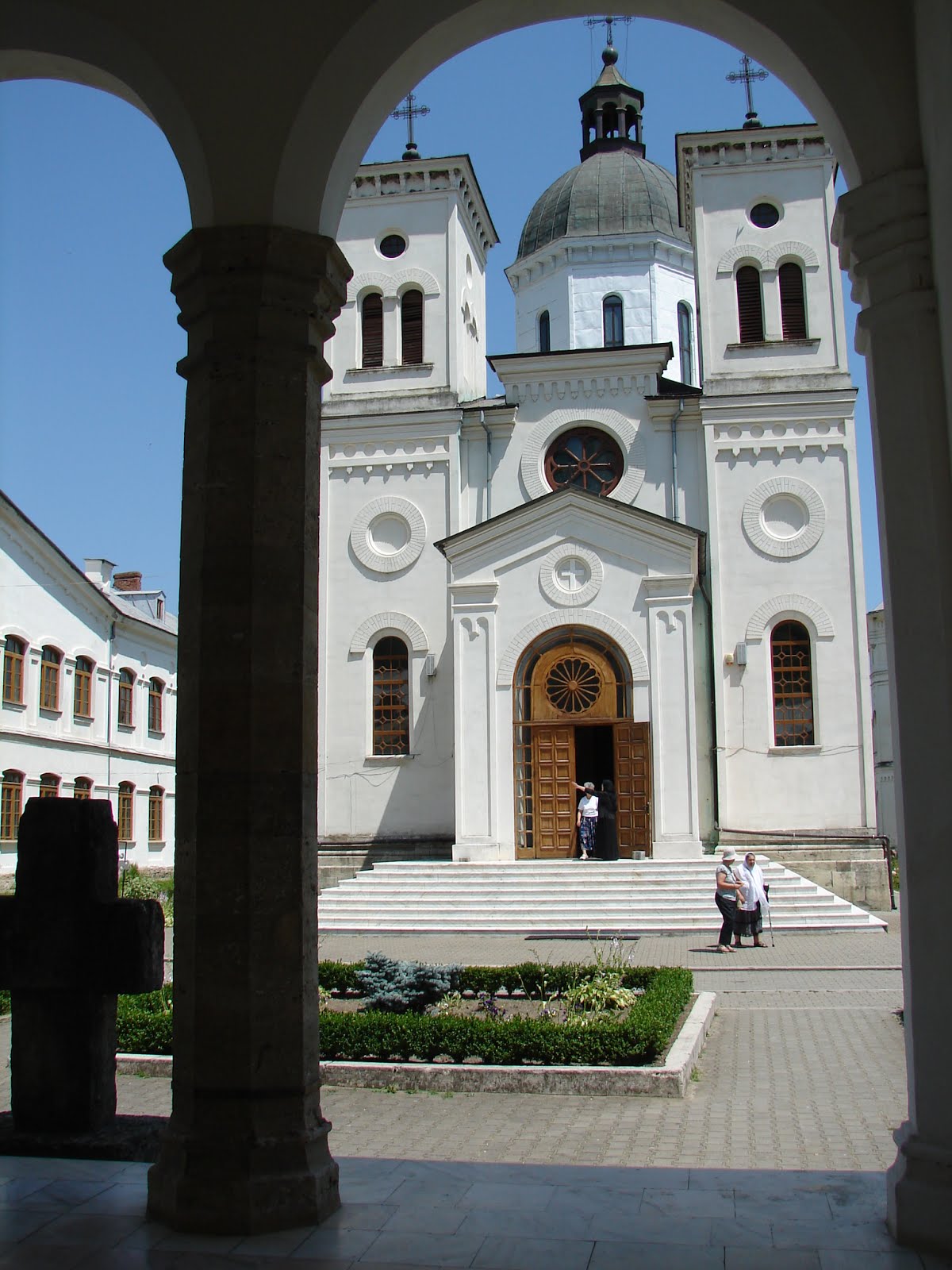 Pelerinaje la Prislop: Biserica Draganescu - Arsenie Boca