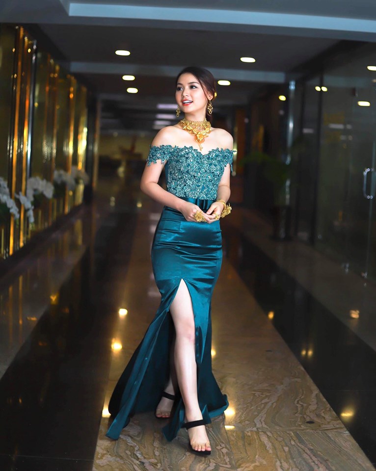 Khin Win War | Myanmar Famous Models