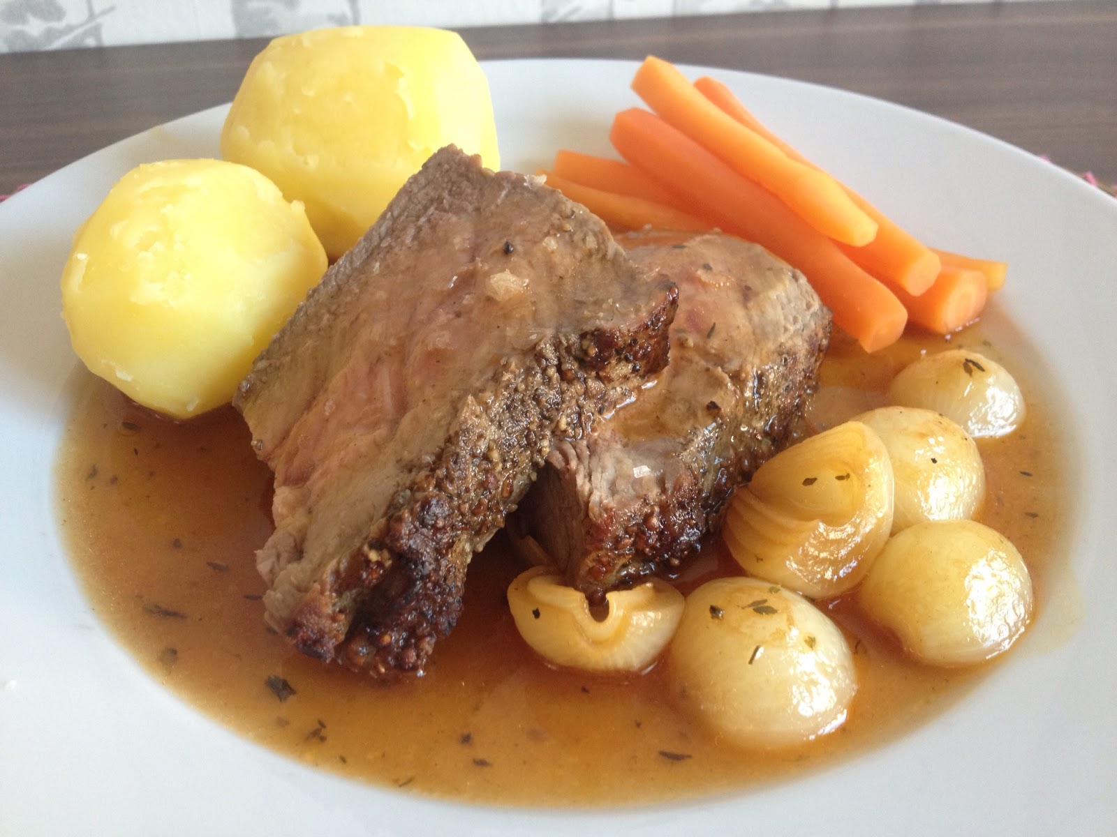 Tobbes kök: Biffstek med glaserad lök och skysås