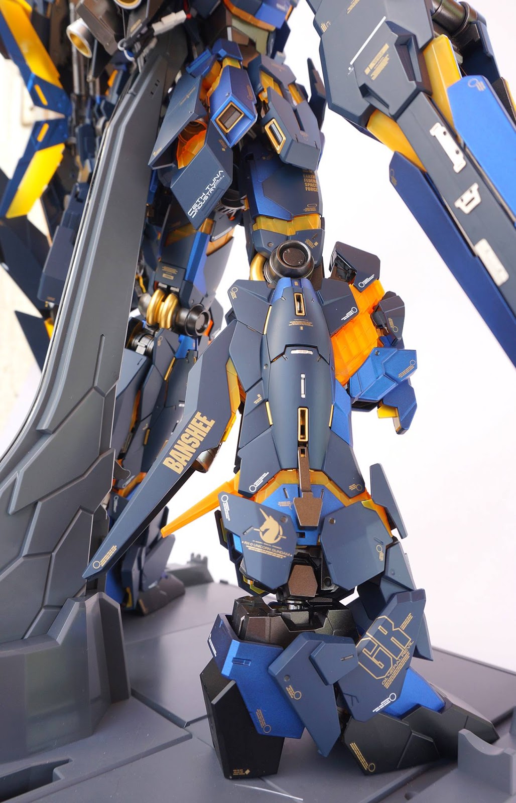 GUNDAM GUY: PG 1/60 Banshee Norn - Customized Build w/ LEDs