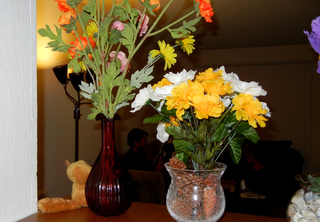 A photo, A thought............: Creativity: Plastic flowers to decorate ...