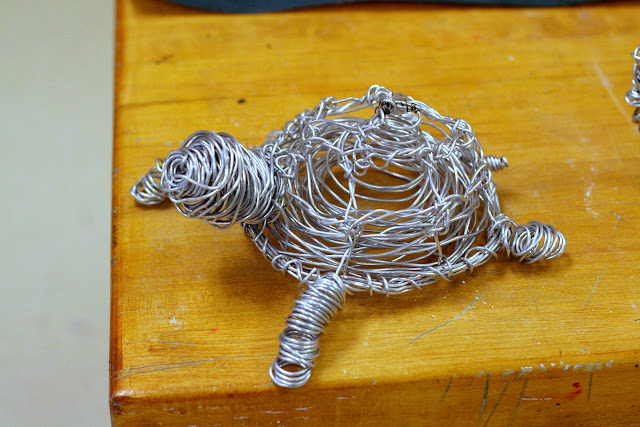 Dream. Pray. Create.: Lesson idea: Continuous Line Art - Wire sculpting ...