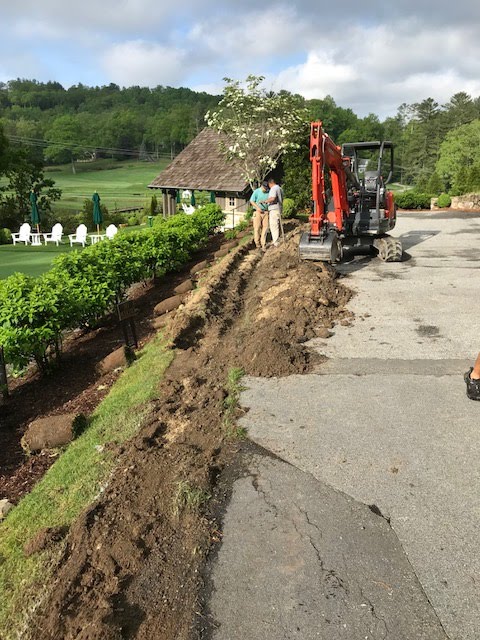 Highlands Country Club Agronomy: Berm/Drainage Construction