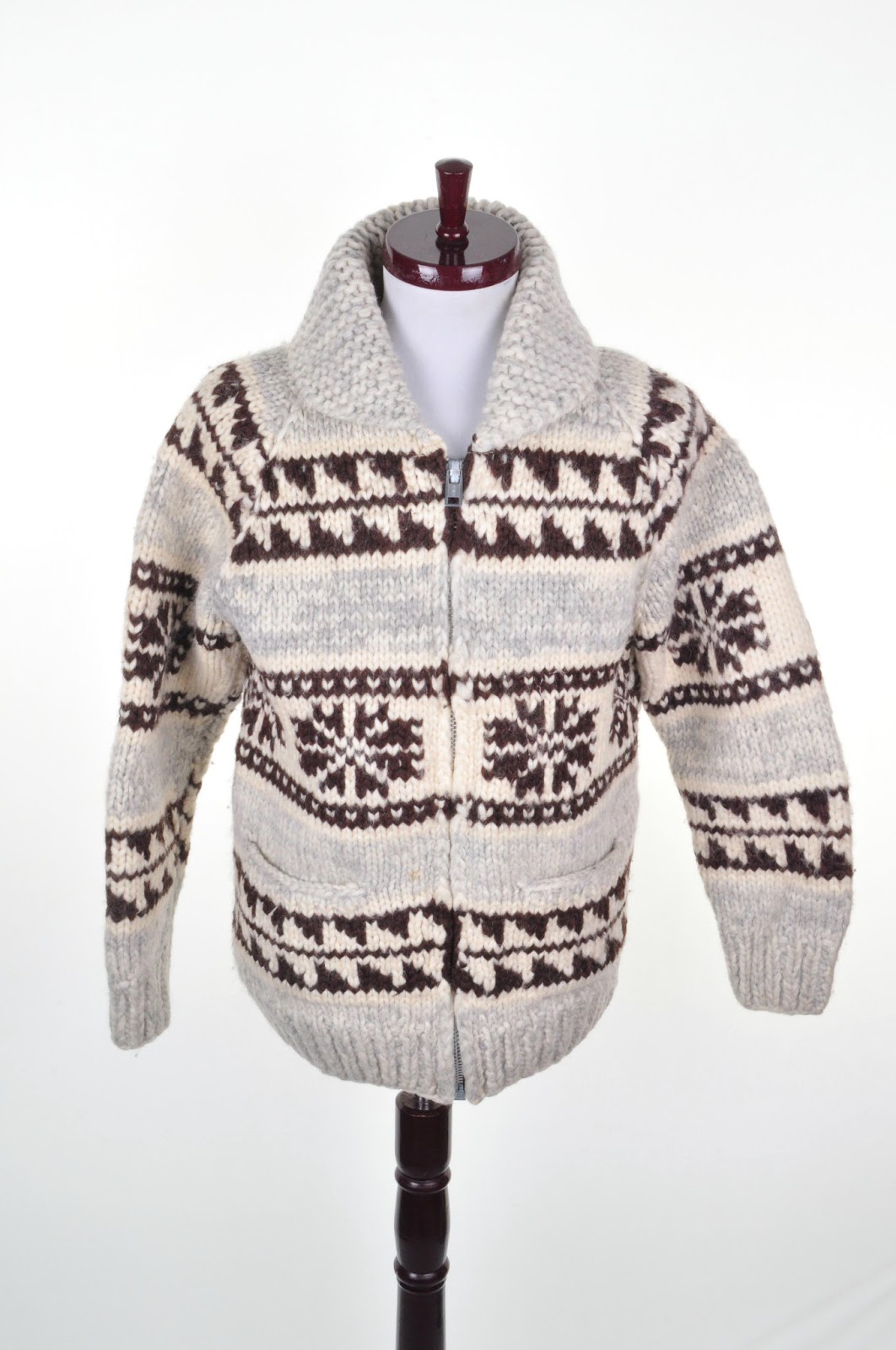 Minimum Mouse's Diary: Sarah Lund's Amazing Jumpers