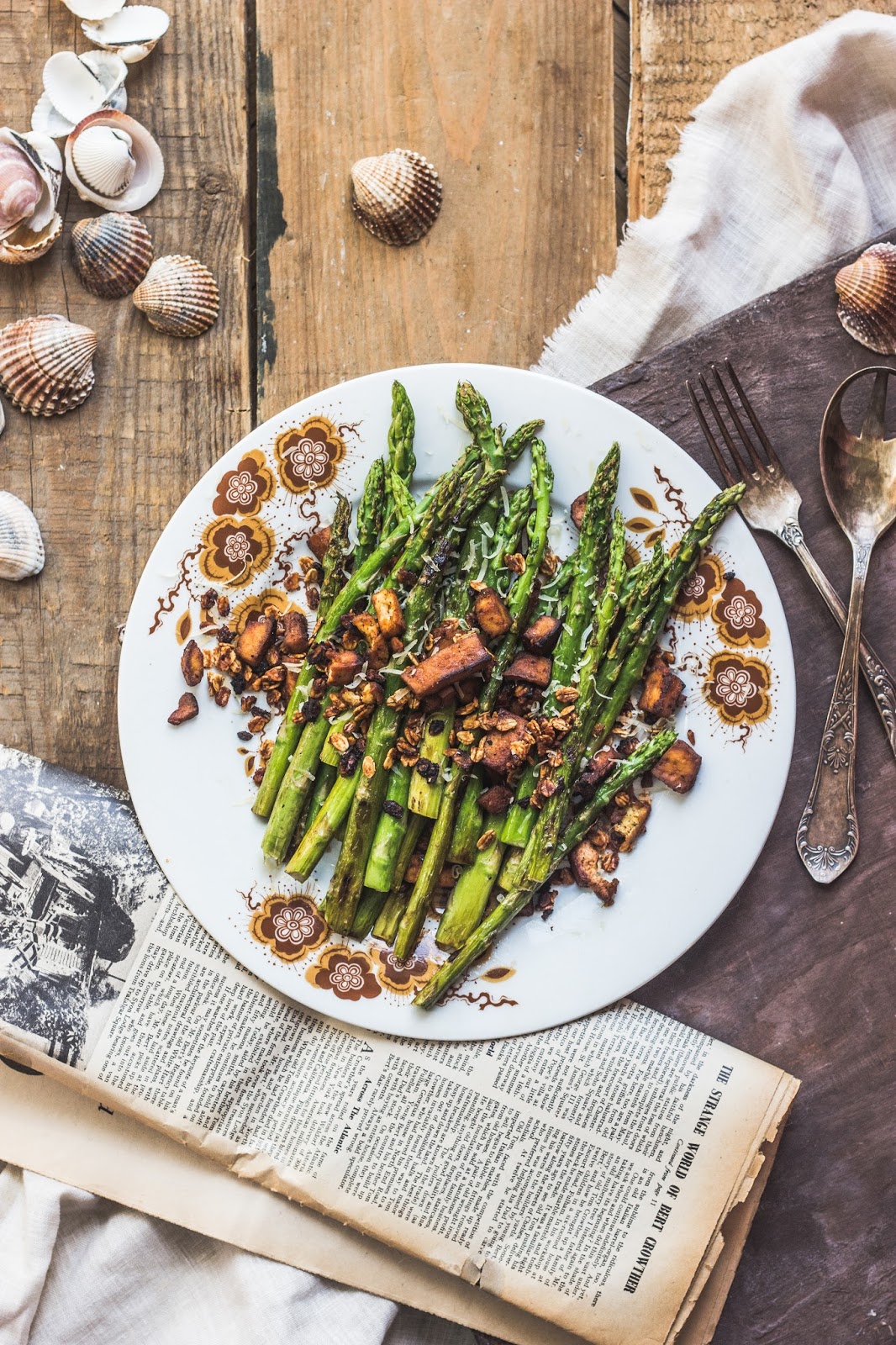 OLABOGA! GRILLOWANE SZPARAGI POSYPANE WEGAŃSKIM BEJKONEM | Wegan Nerd ...