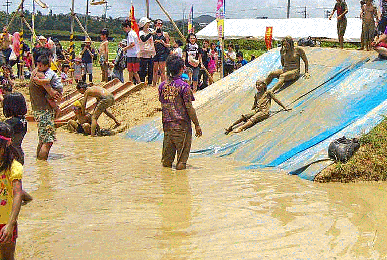 Ryukyu Life: Animated Highlights of Kin Town's 2015 Mud Festival