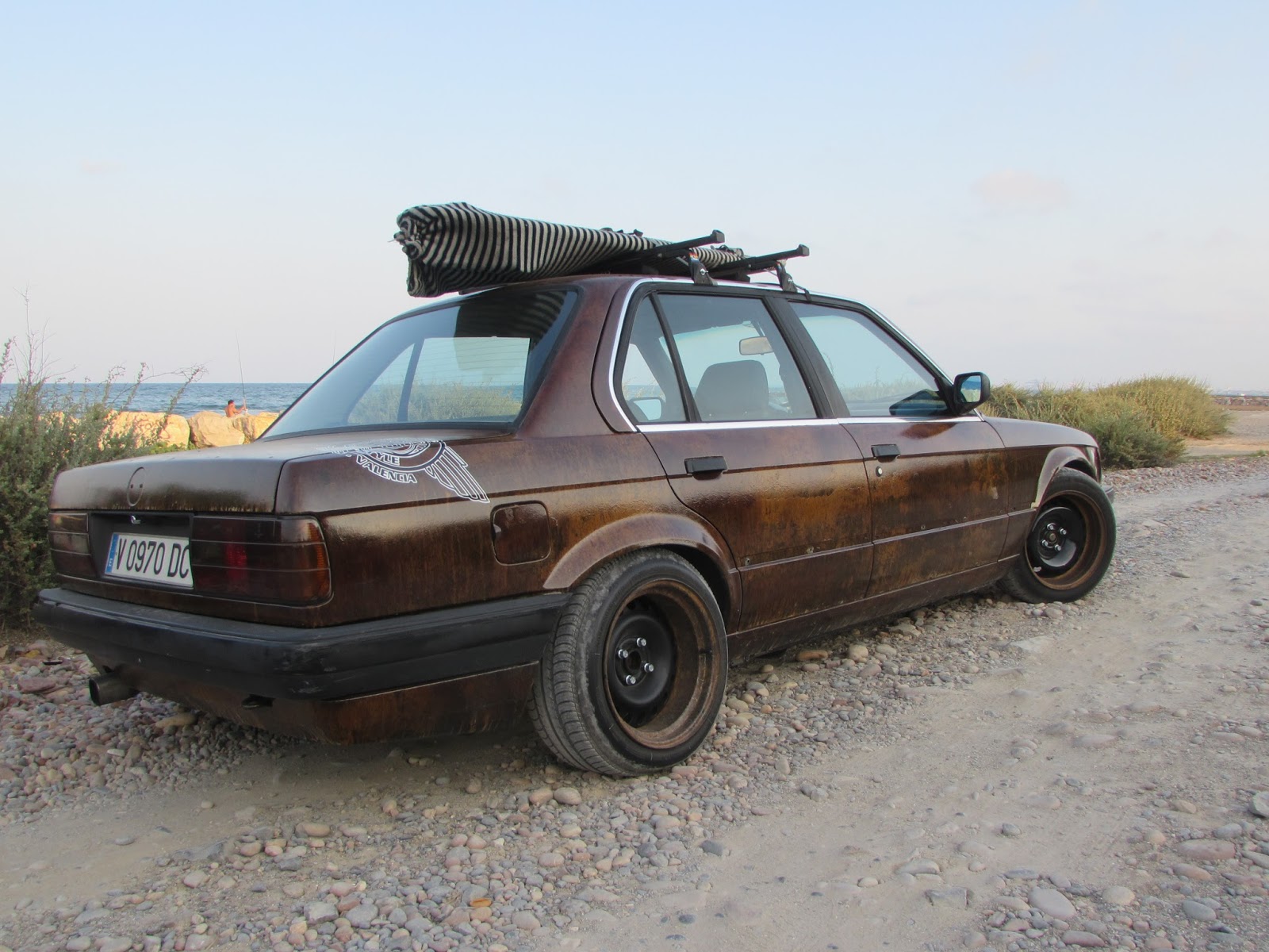 Bimmer Freaks: E30 RAT STYLE , NO DEJA INDIFERENTE