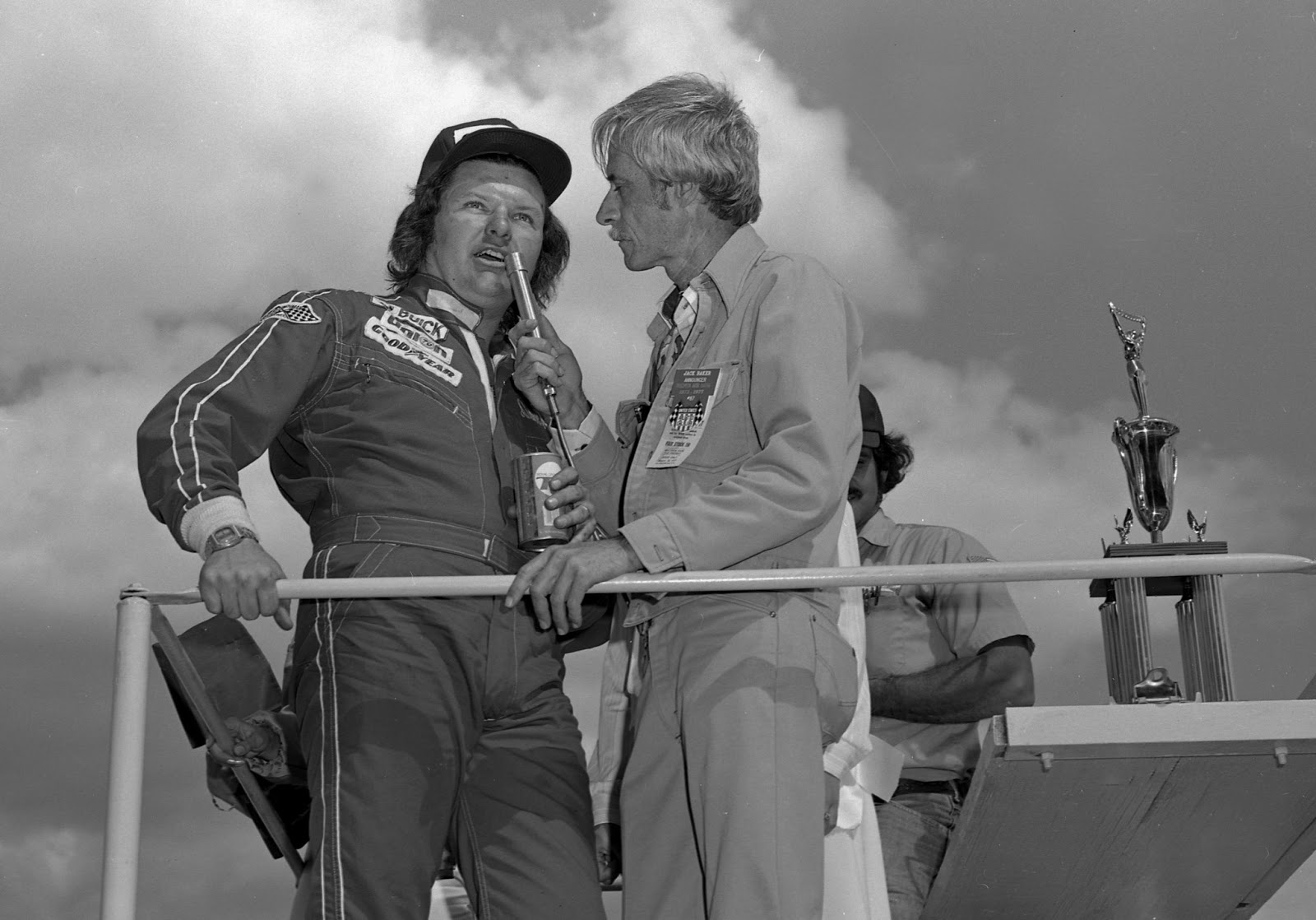 Midwest Racing Archives: 1977 - Watson wins Miller 200