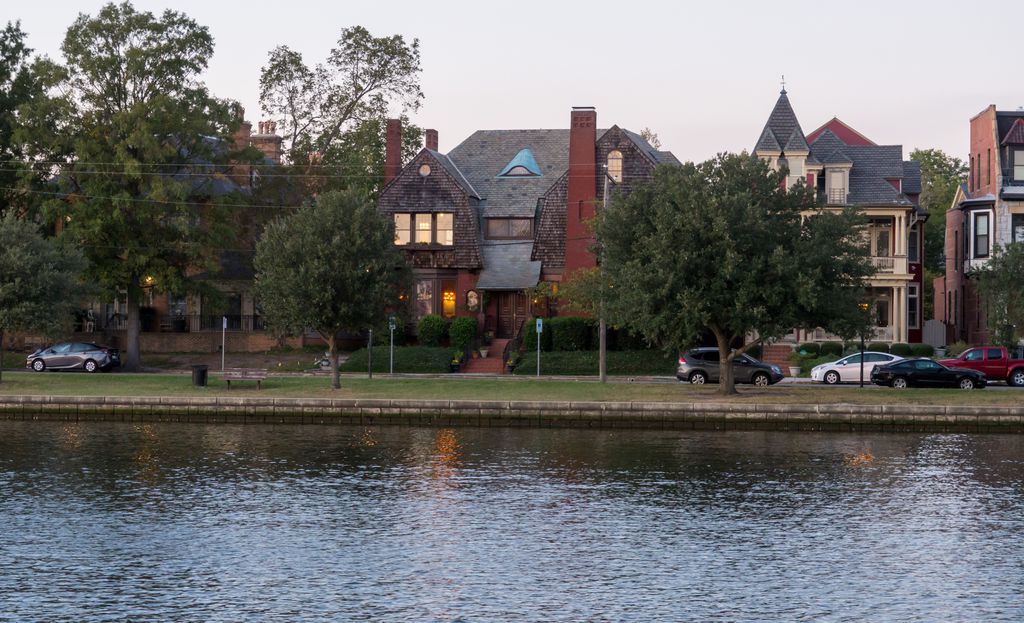 Sweet House Dreams: 1895 Dutch Colonial/Victorian in Norfolk, Virginia