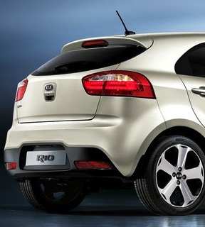 2012 Hyundai Accent vs 2012 Kia Rio In Pictures | GCBC