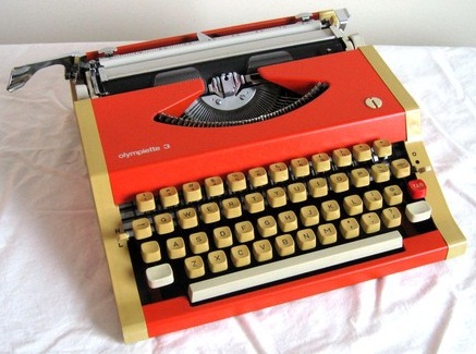 oz.Typewriter: A Foreign Affair: The Chevron ‘Traveller’ Portable ...