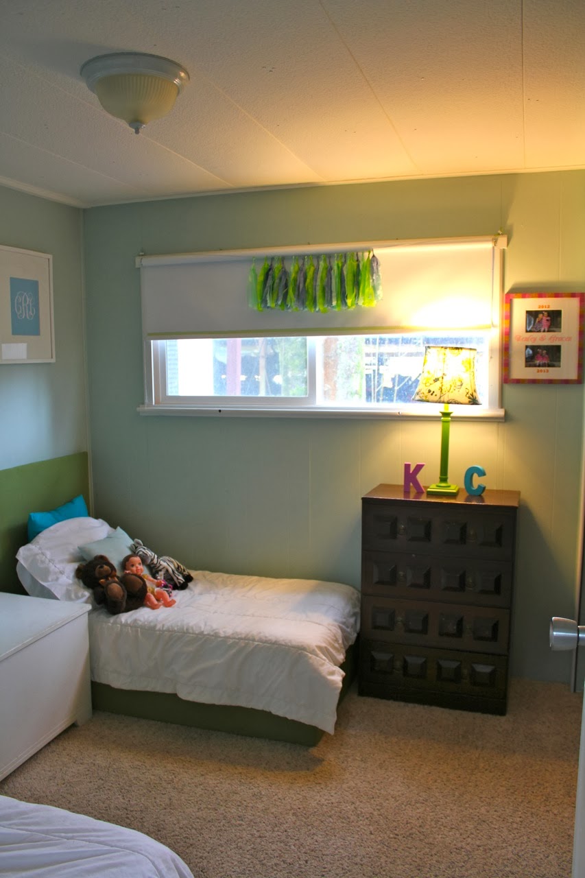 Schoolhouse Ronk: The Girls Room