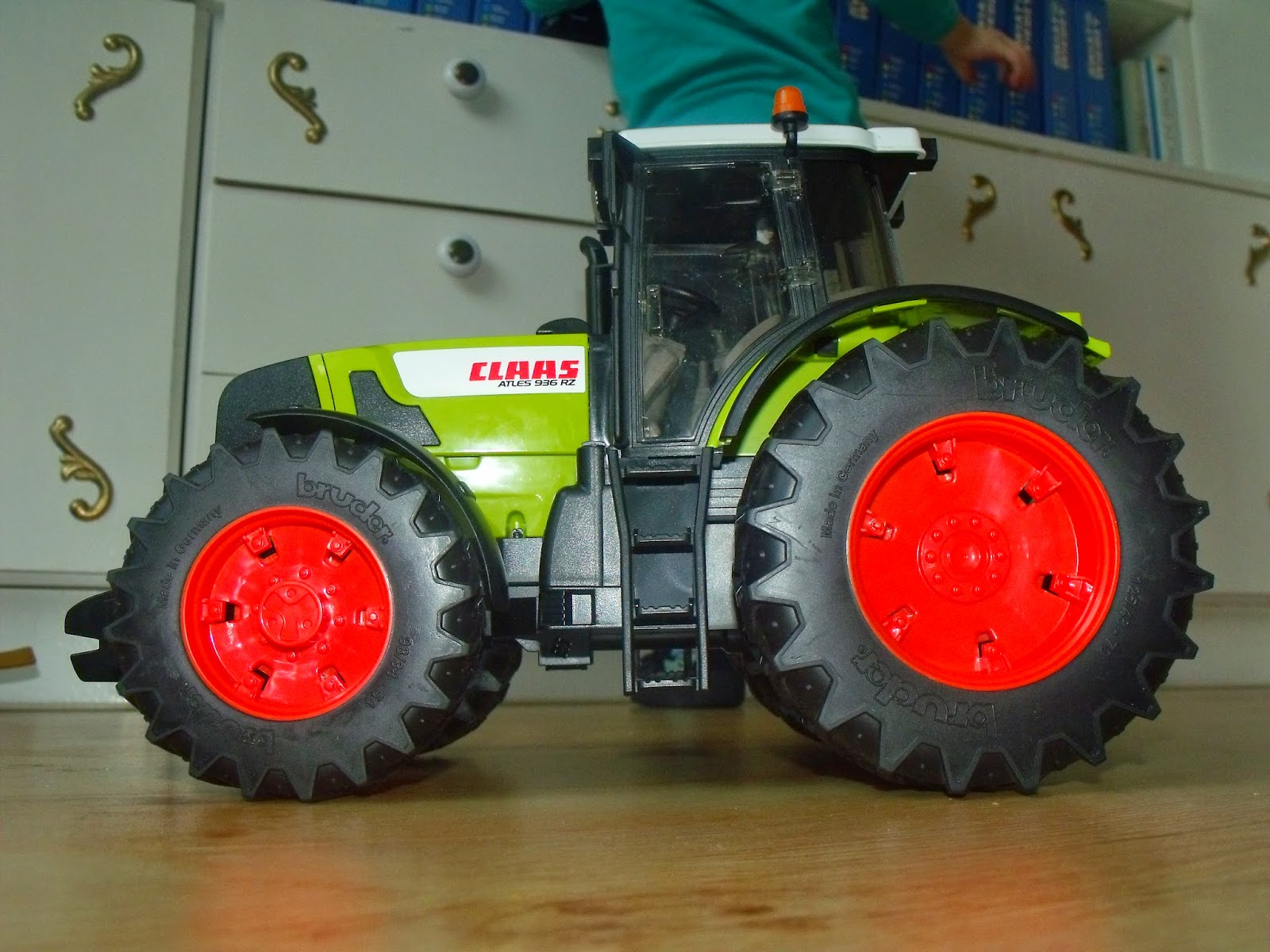 NASZE TESTUSIOWO : Claas Atles 936 RZ Bruder 1:14