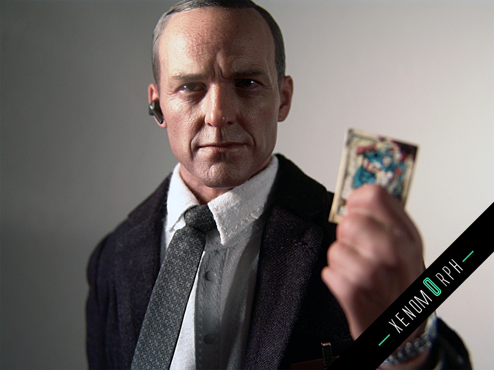 Hot Toys Avengers - Agent Phil Coulson 1/6 photo review
