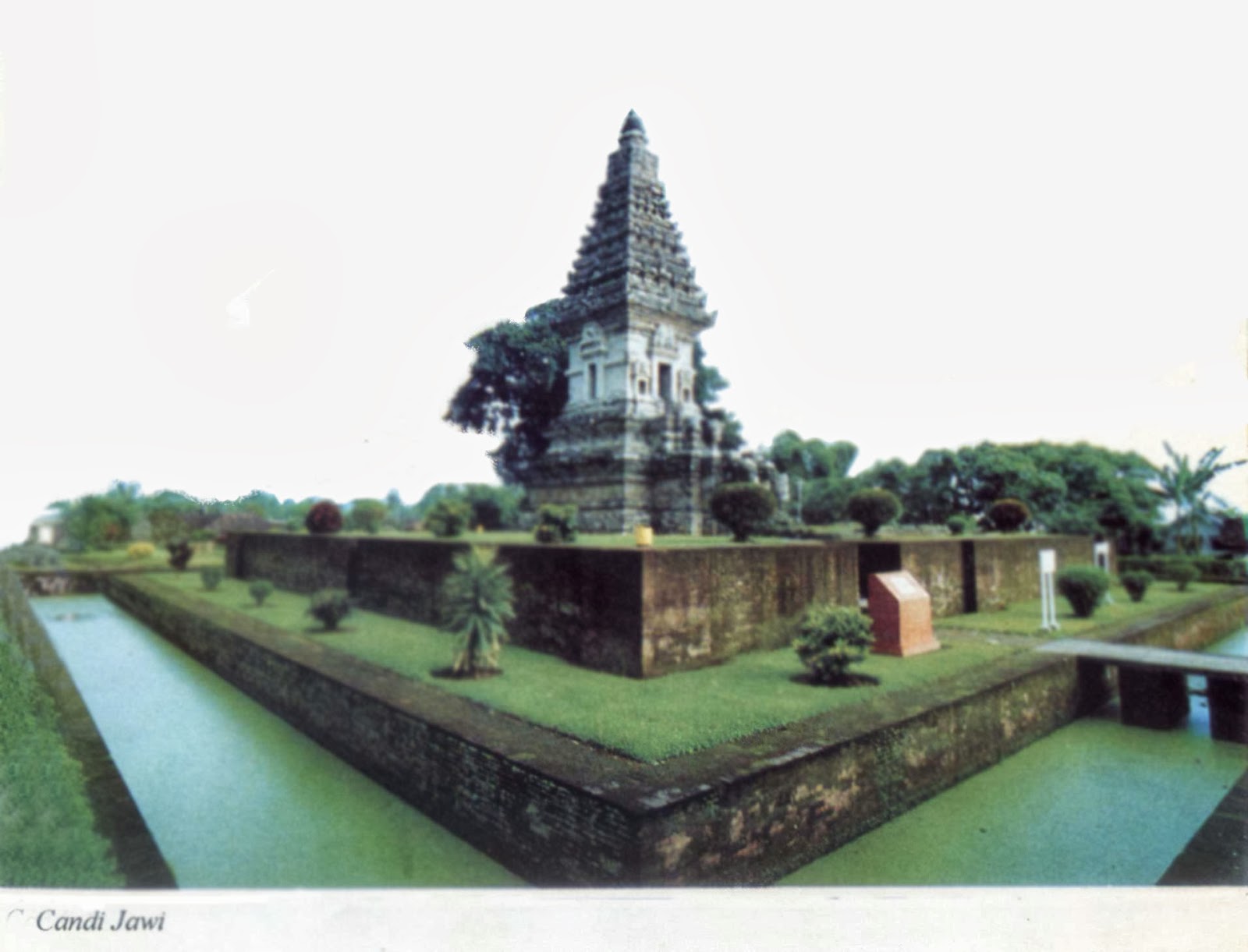 Panorama Pasuruan: Candi Jawi