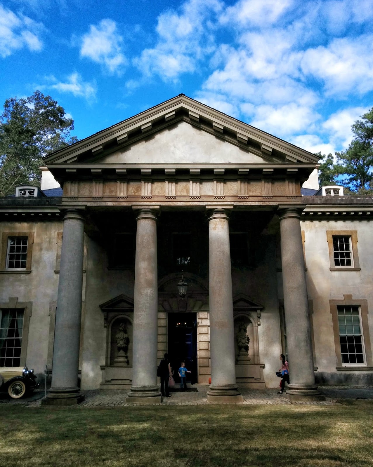 Use My Camera: Visiting President Snow's Mansion a.k.a. The Swan House