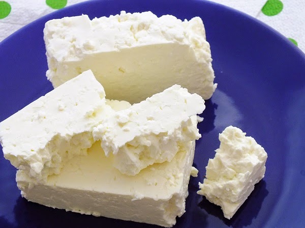 z cukrem pudrem: jak wybrać twaróg na sernik?