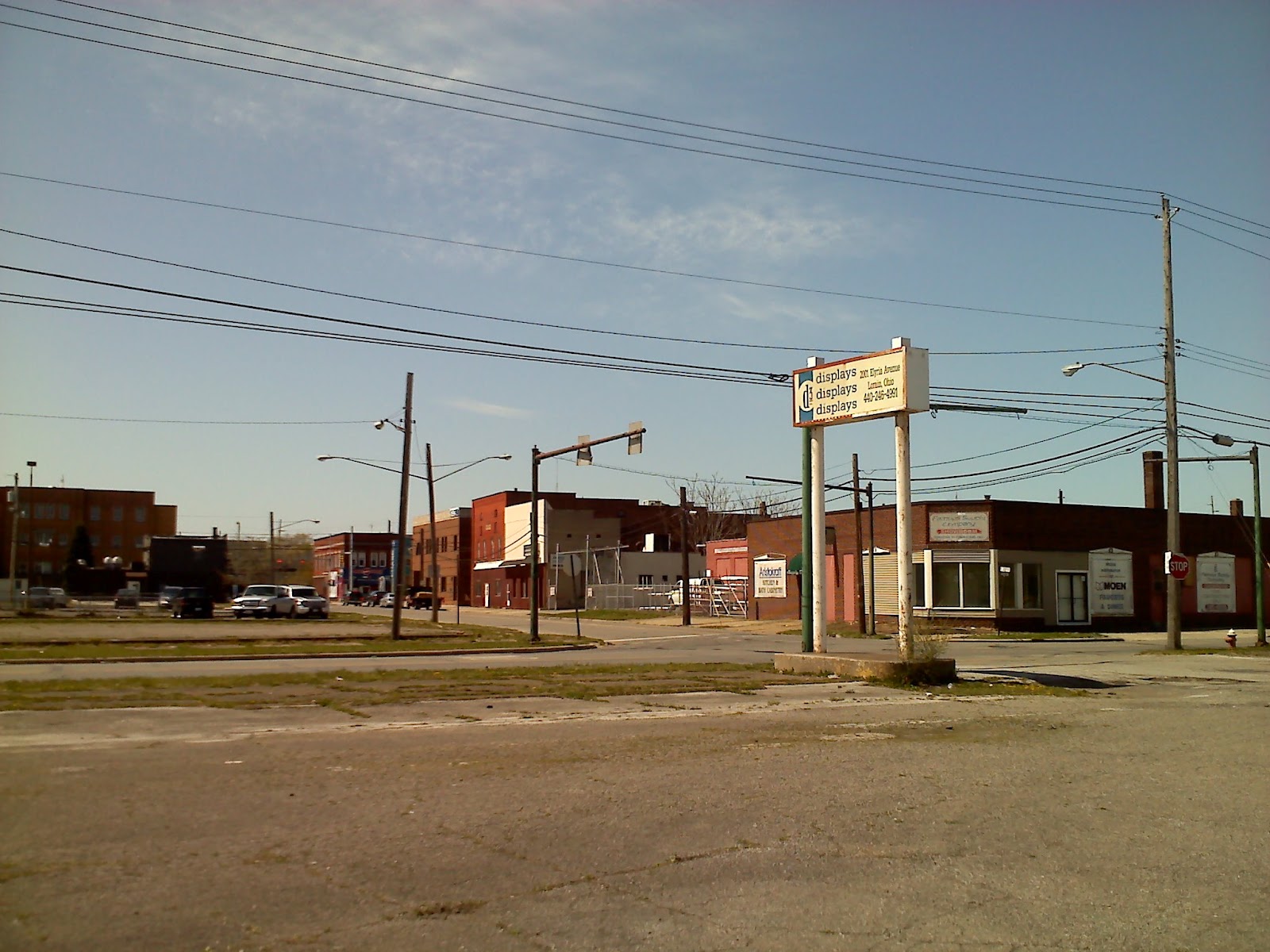 Dead and Dying retail: Former Giant Tiger / Gaylord's in Lorain, Ohio