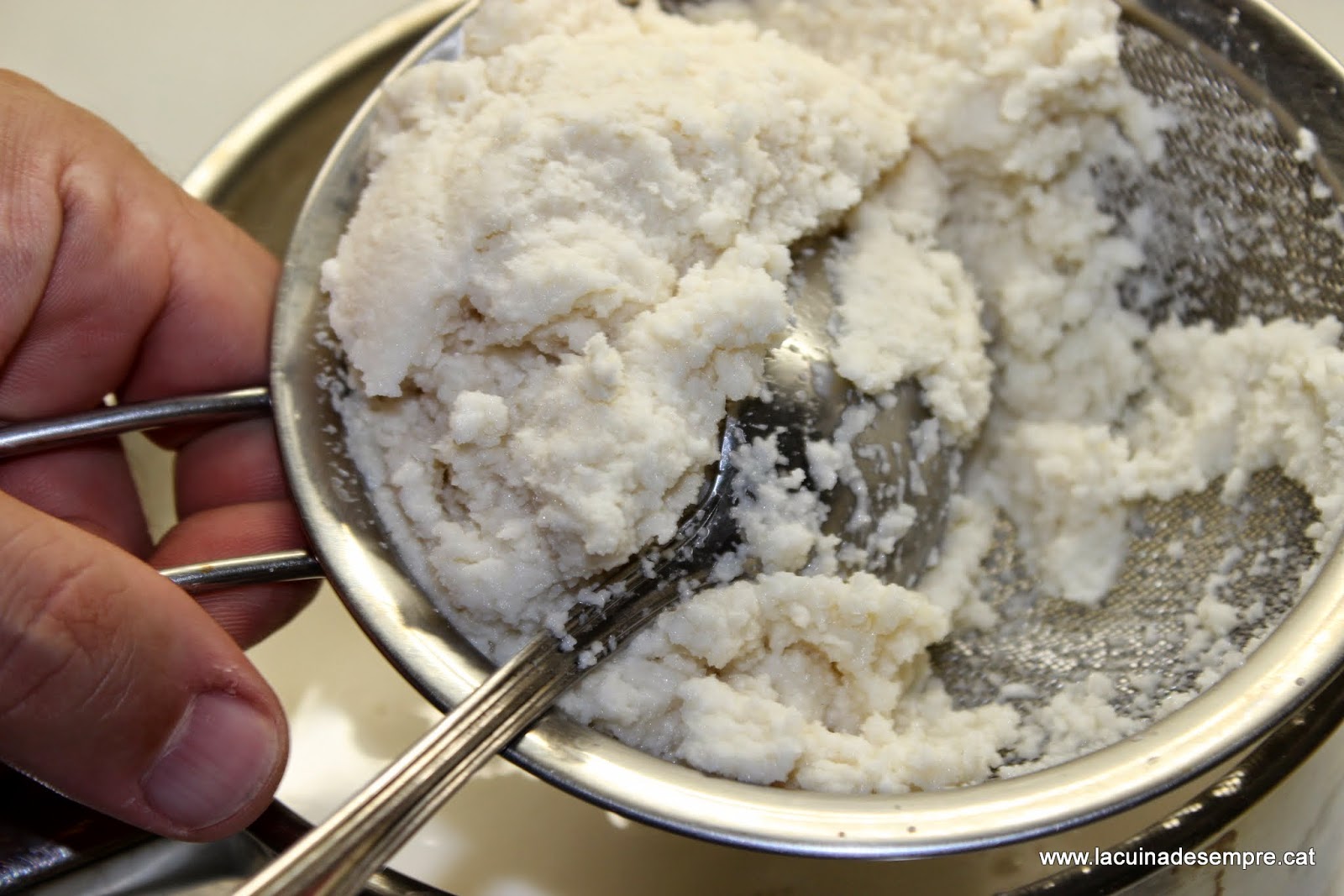 Menjar blanc, una de les postres més tradicionals i antigues de ...