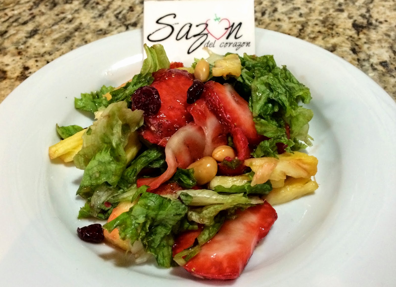 Sazón del corazón: Ensalada de lechuga con frutas