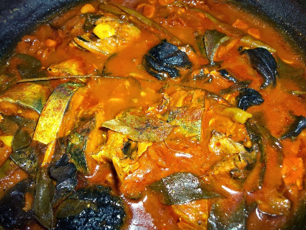 Easy south indian recipe: Ayakkura Meen Curry (Ney meen Curry)- Fish curry