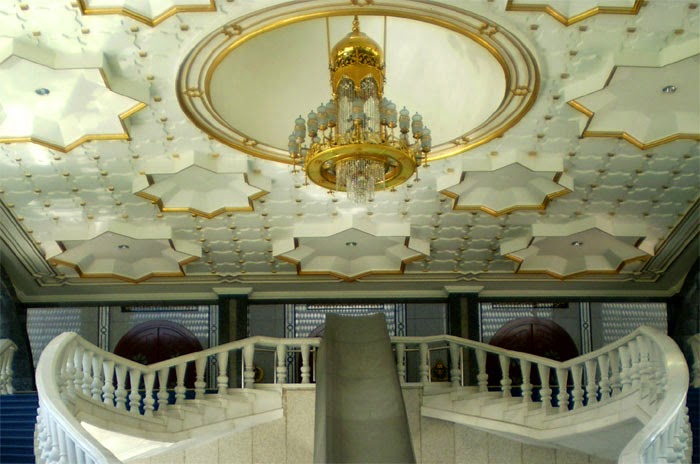 Tempat Menarik di Brunei : Masjid & Istana Darussalam - Buat Wanita