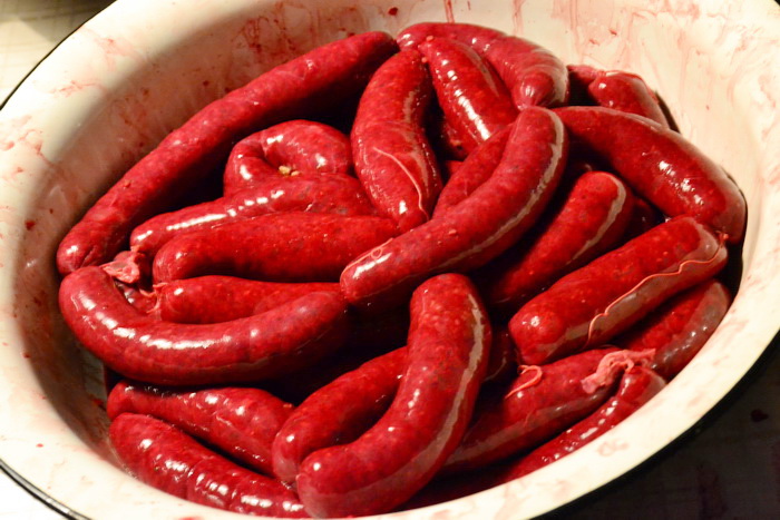 Kodutehtud verivorstid koos väikese üleskutsega