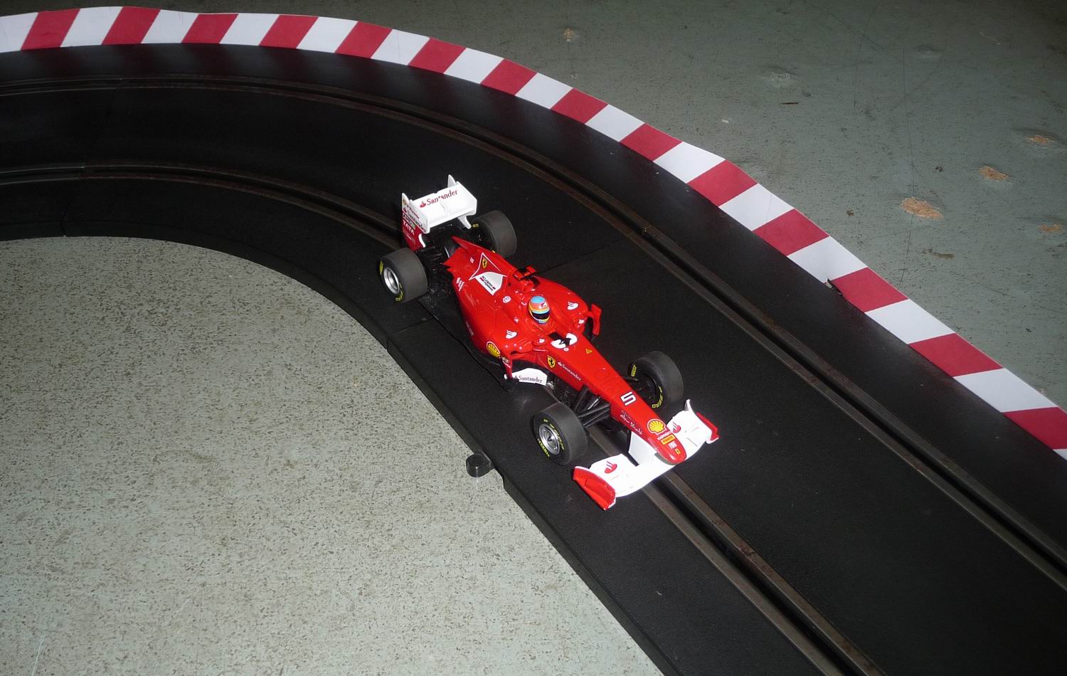Edu Slot Car e Modelismo: Carrera Slot Car 1/32 - Ferrari F. Alonso 2011