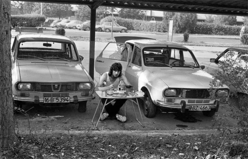 30 Astonishing Vintage Photographs Capture Everyday Life in Bucharest ...
