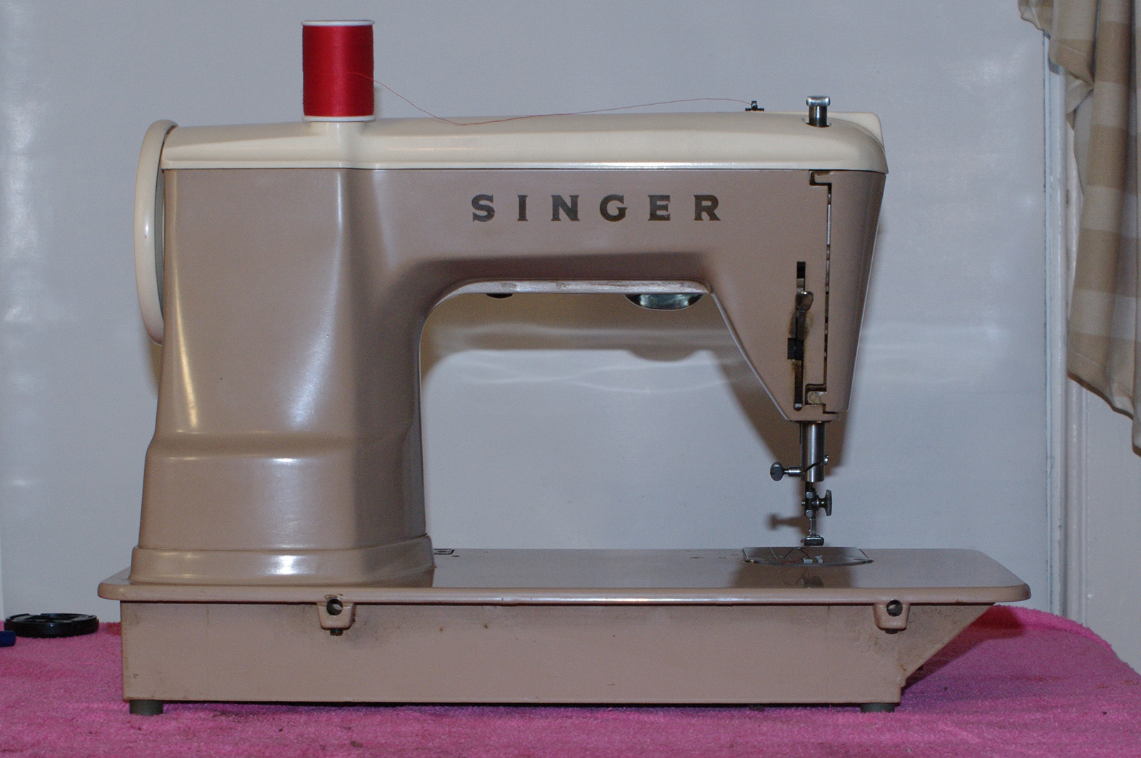 Old Singers And The Like: Craigslist Rescue - Singer 404