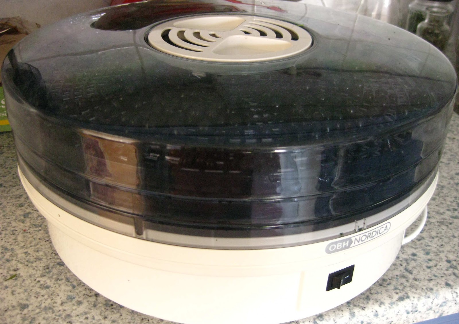 Vaihtoaskel hyppy: Hyötykasvikuivuri