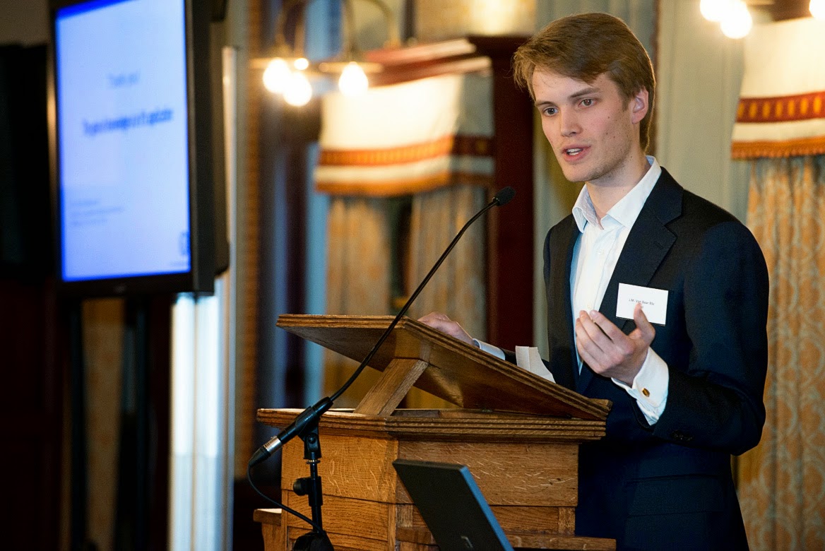 DIT IS KUNST: JEROEN VAN BAAR: MIDDELMATIGHEID