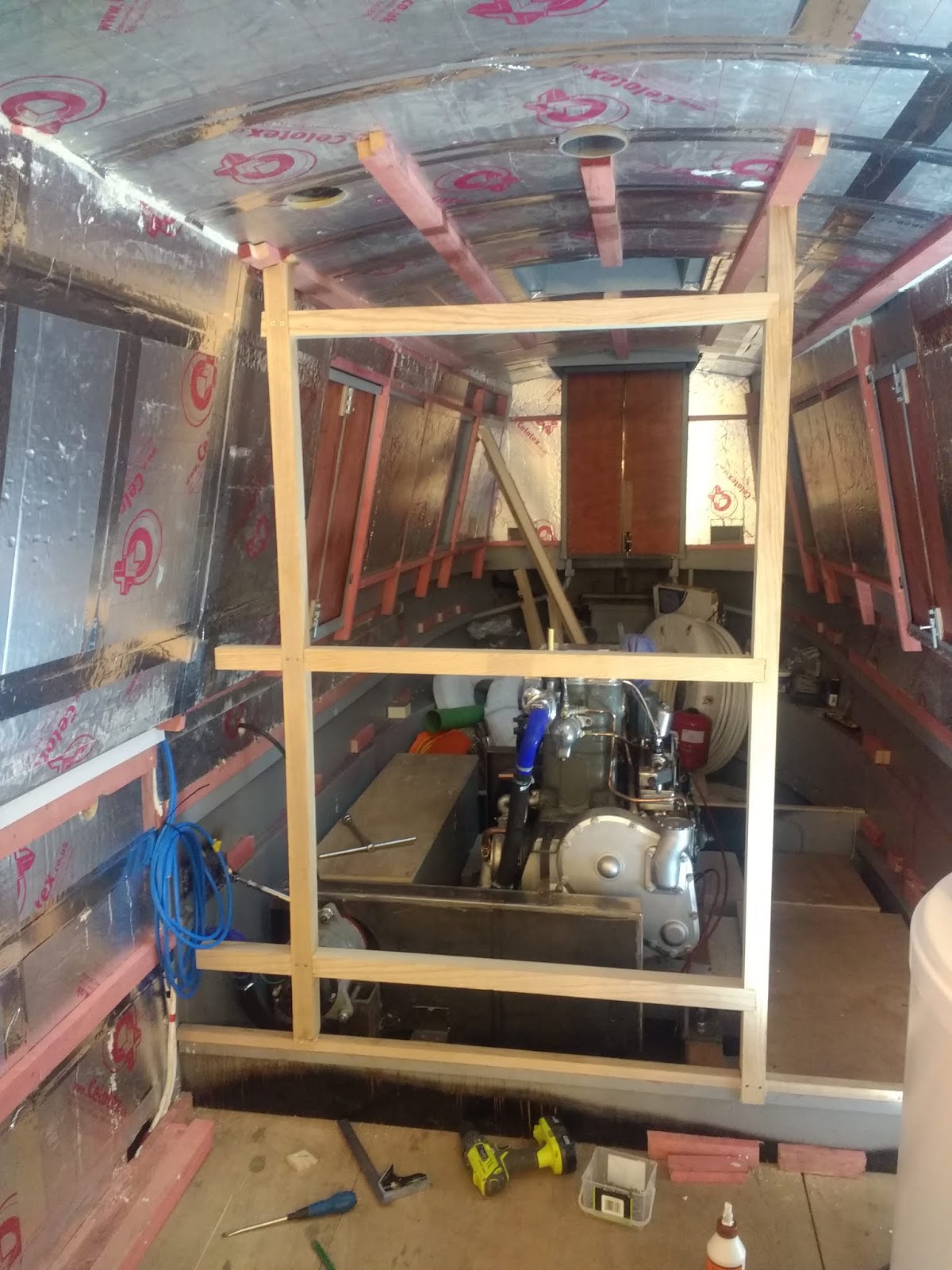 Narrowboat Calbourne: Engine room bulkhead and electrics