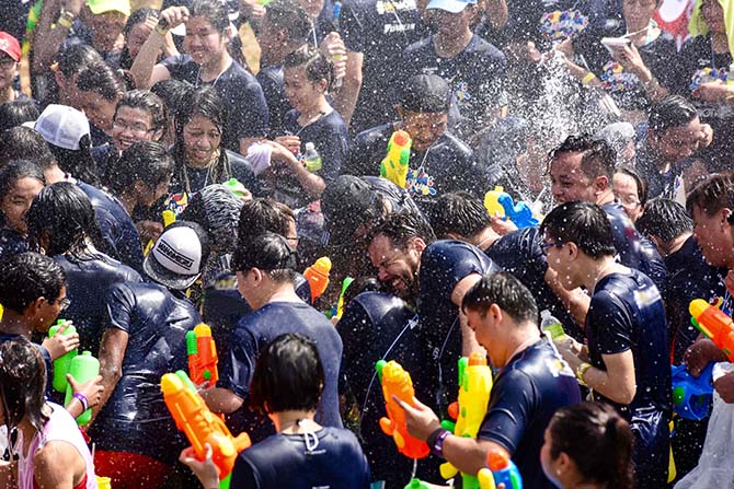 SongkRUN Water Run Malaysia 2017 Make You Wet When You Play to Splash ...