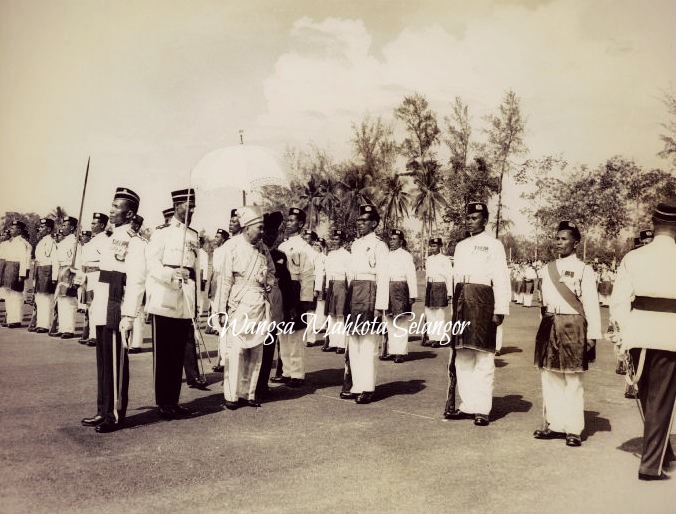 Payung Mahkota Dirgahayu Raja Melayu: Tugu Peringatan Perang Askar ...