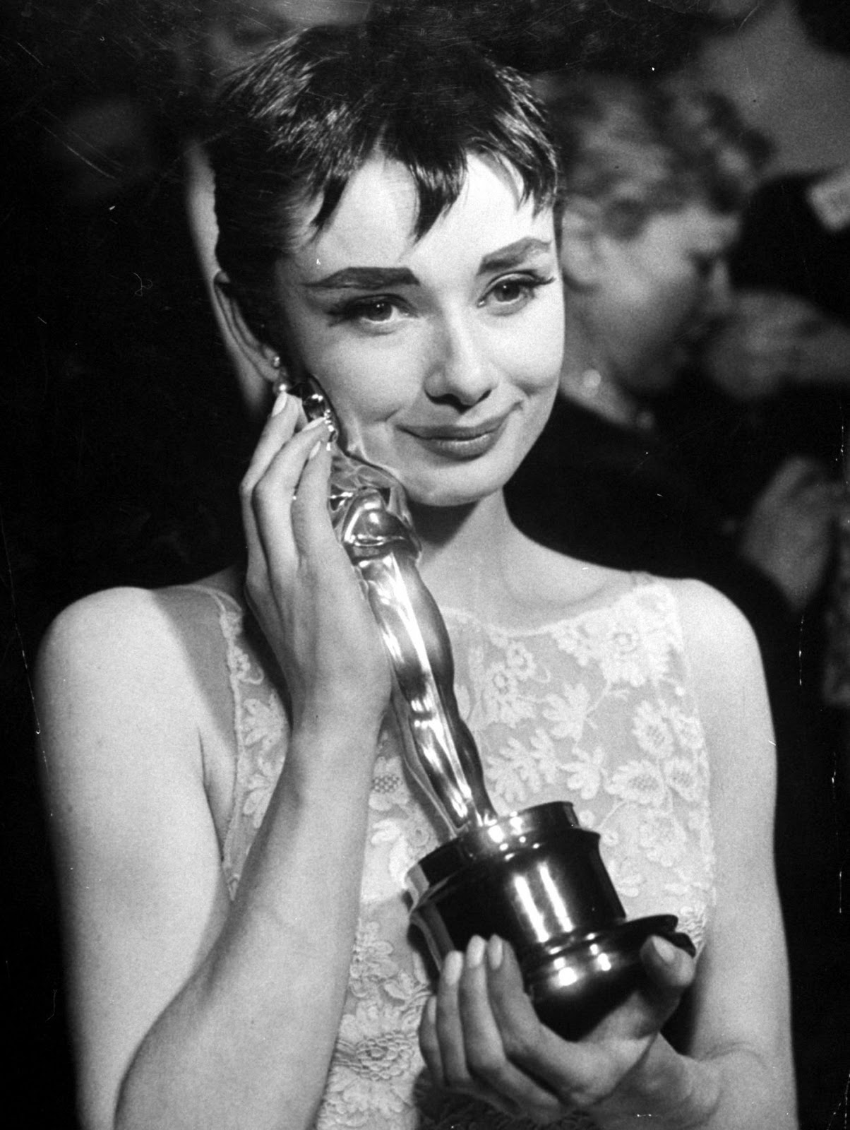 Sophie and Anna's Blog: Audrey Hepburn:The Woman Icon