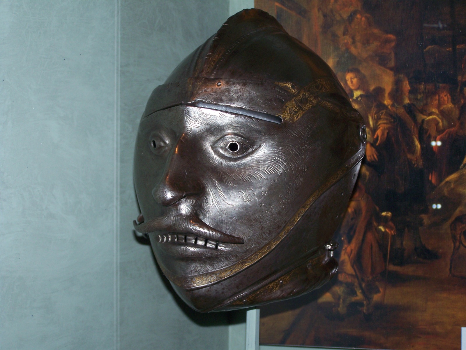 Korok csodái: Grotesque helmet and other parade helmet / Groteszk és ...