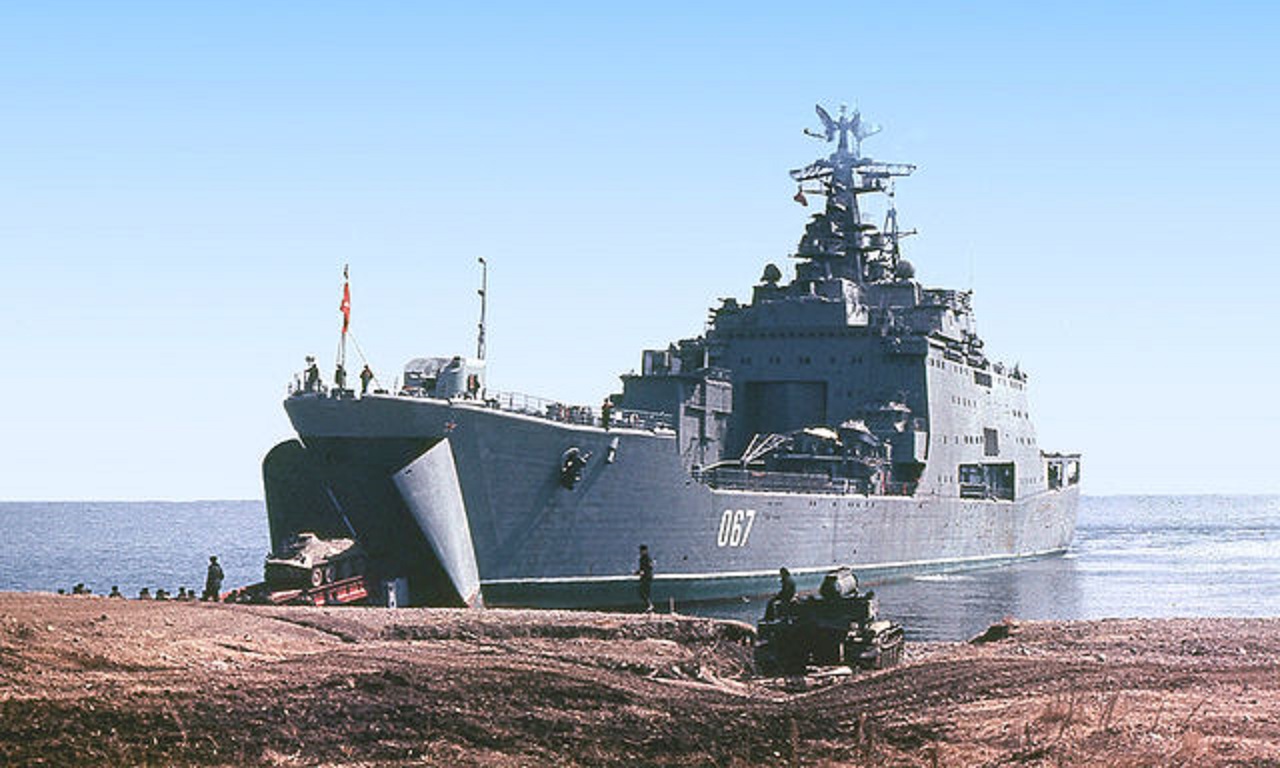 Naval Analyses: WARSHIPS OF THE PAST: Ivan Rogov class large landing ...