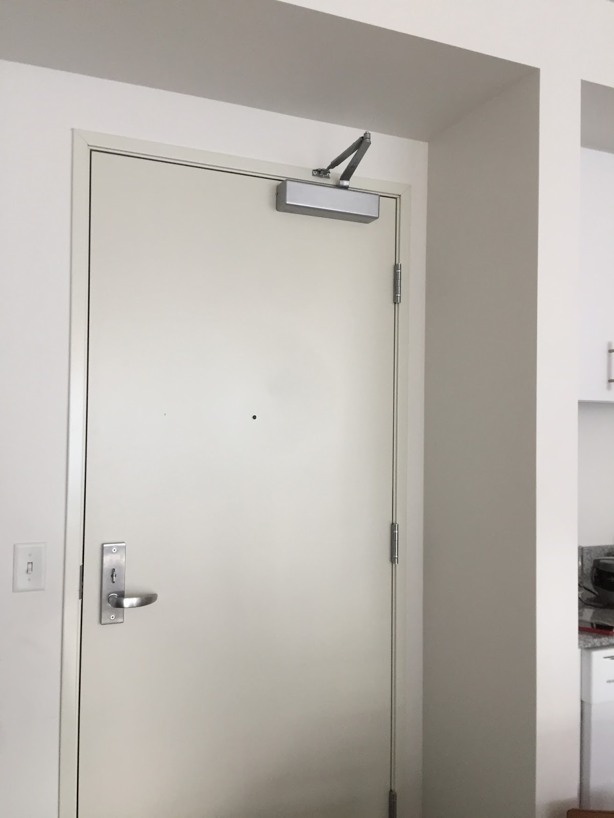 THE URBAN MONARCH: Glam Small Space Command Center