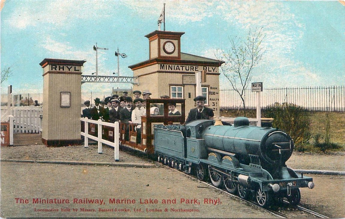Rhyl Life: TOPPING UP THE LAKE