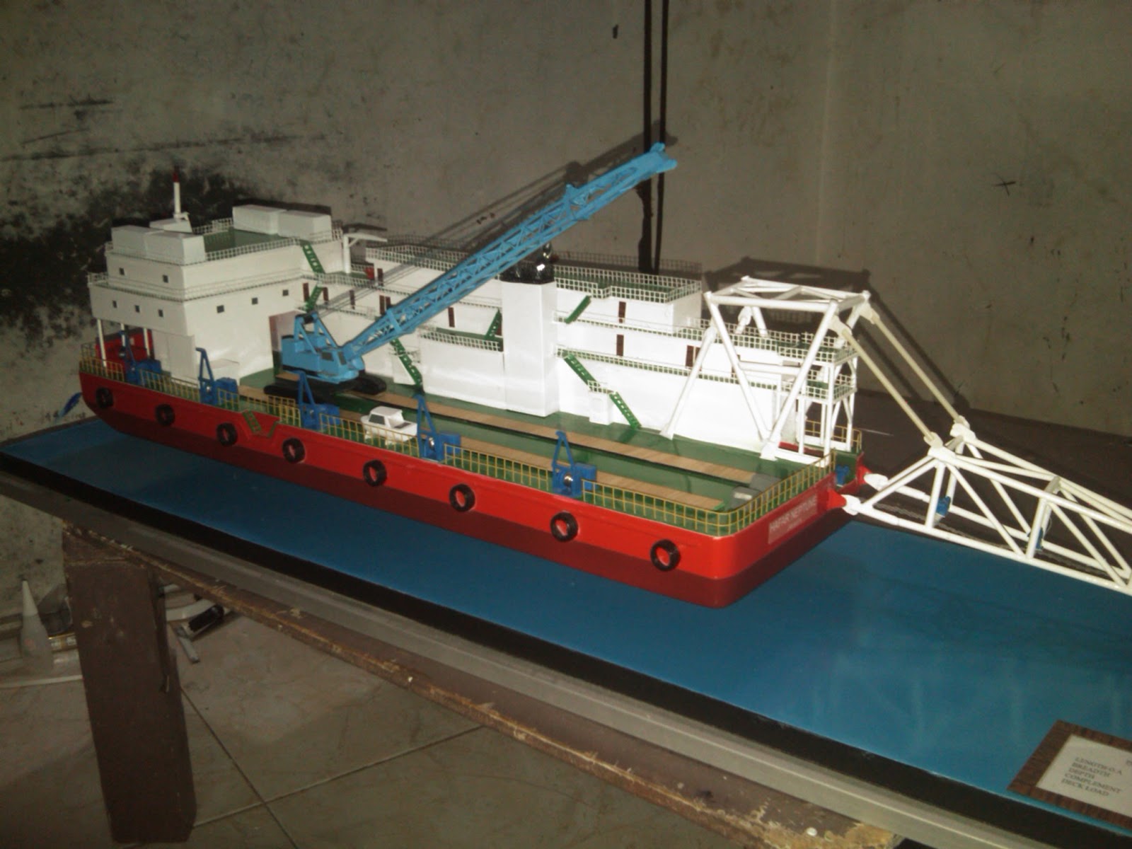 Miniatur Kapal: HAFAR NEPTUNE, Pipe Lay Barge