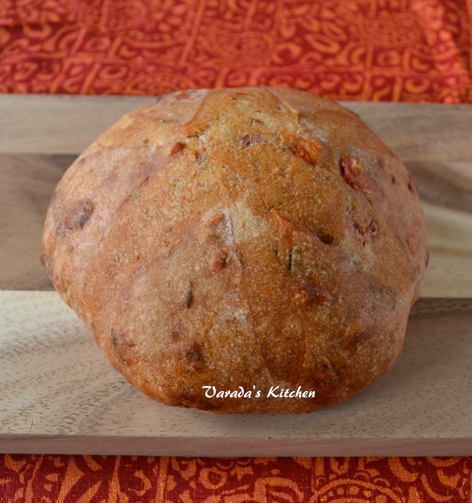 Varada's Kitchen and Garden: Sourdough Tomato Basil Bread