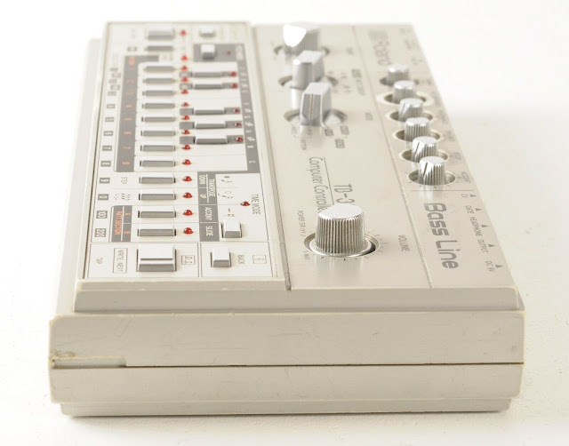 MATRIXSYNTH: Vintage ROLAND Bass Line Synthesizer TB-303 w/ Kenton CV Mods