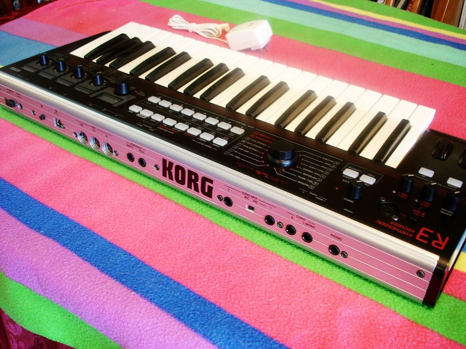 MATRIXSYNTH: Korg R3 Vocoder/ Synthesizer Keyboard SN 007522