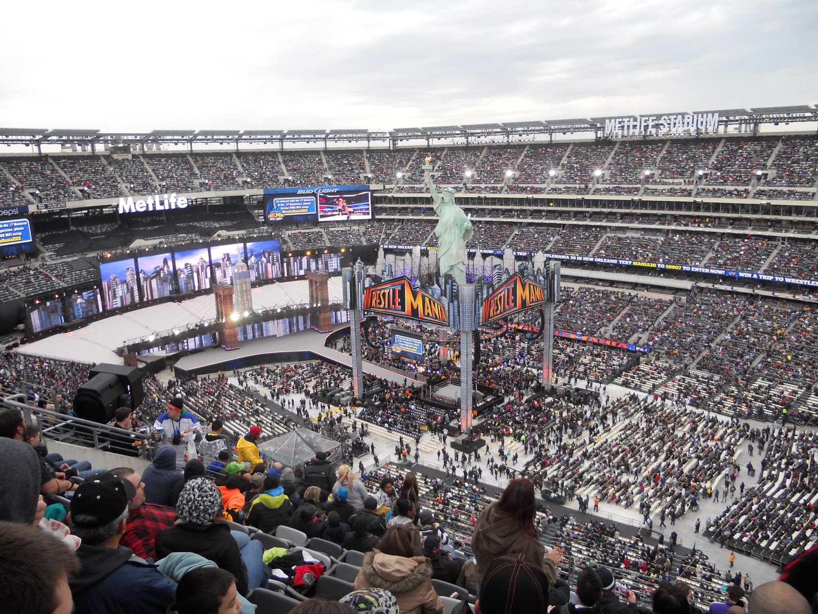 Wrestlemania 35 Sets Metlife Stadium39s Wwe Attendance