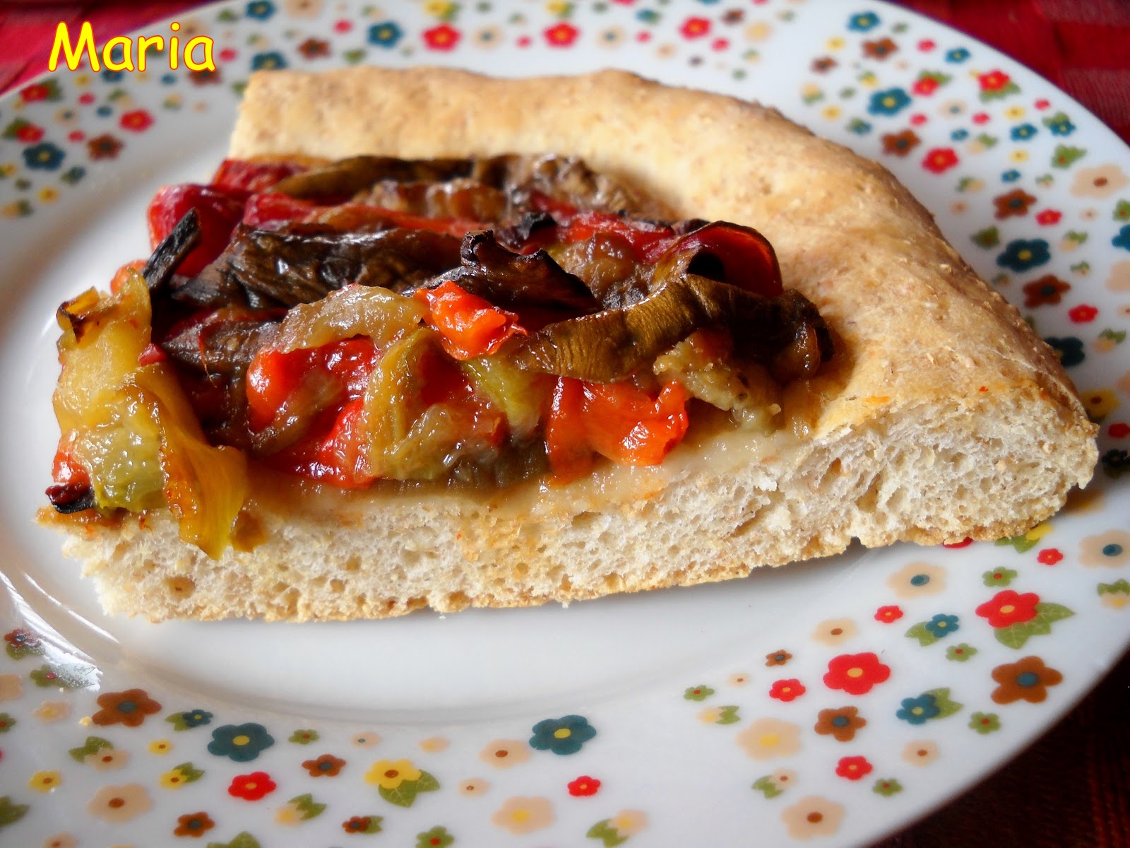 EN LA COCINA: COCA DE PAN CON HORTALIZAS ASADAS